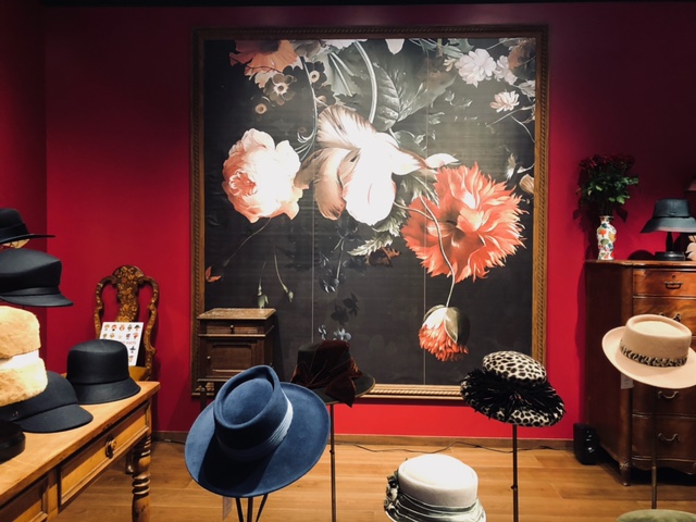 Chapeau bas! | CALA2-6